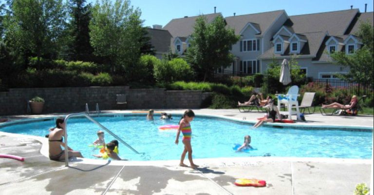 swimming pool - Mansion Ridge Homeowners Association